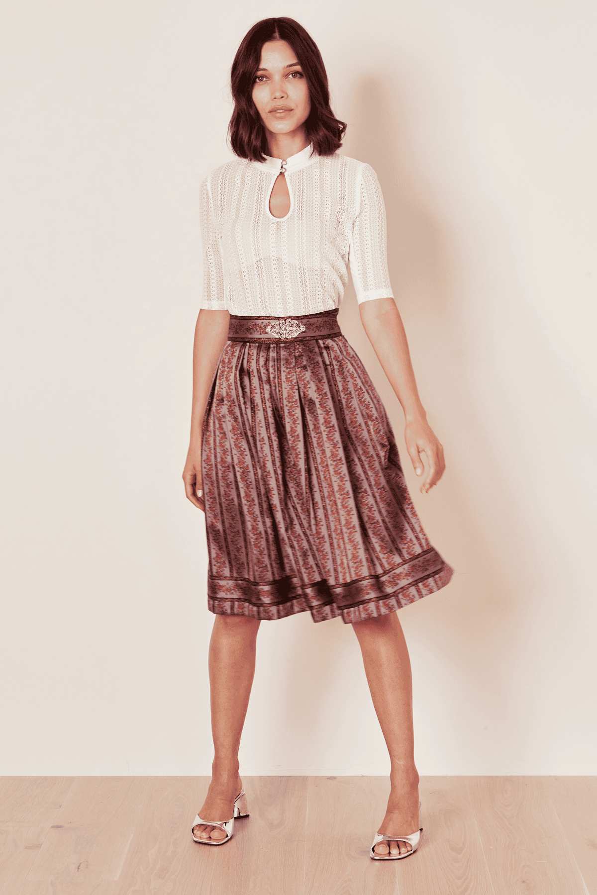 Trachten rok Femke in rood in de Krüger Dirndl Online Shop