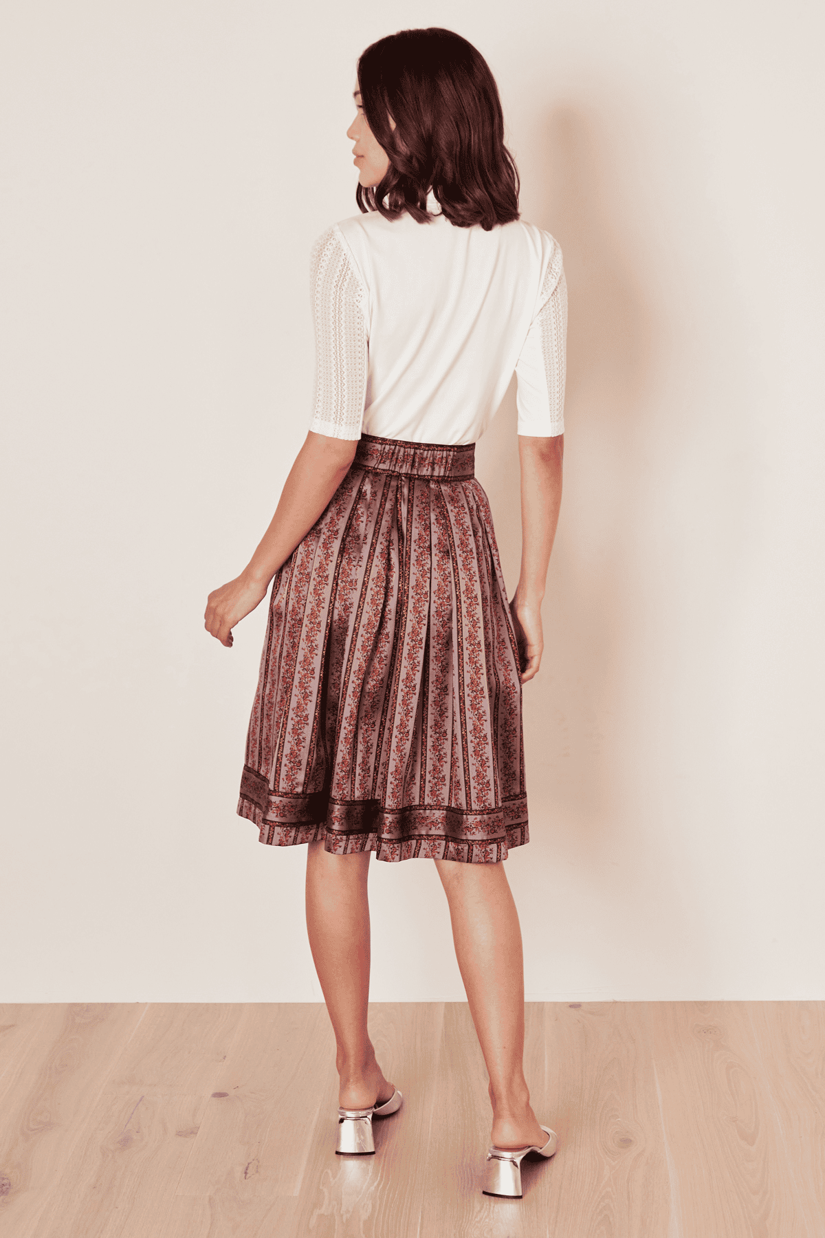 Trachten rok Femke in rood in de Krüger Dirndl Online Shop