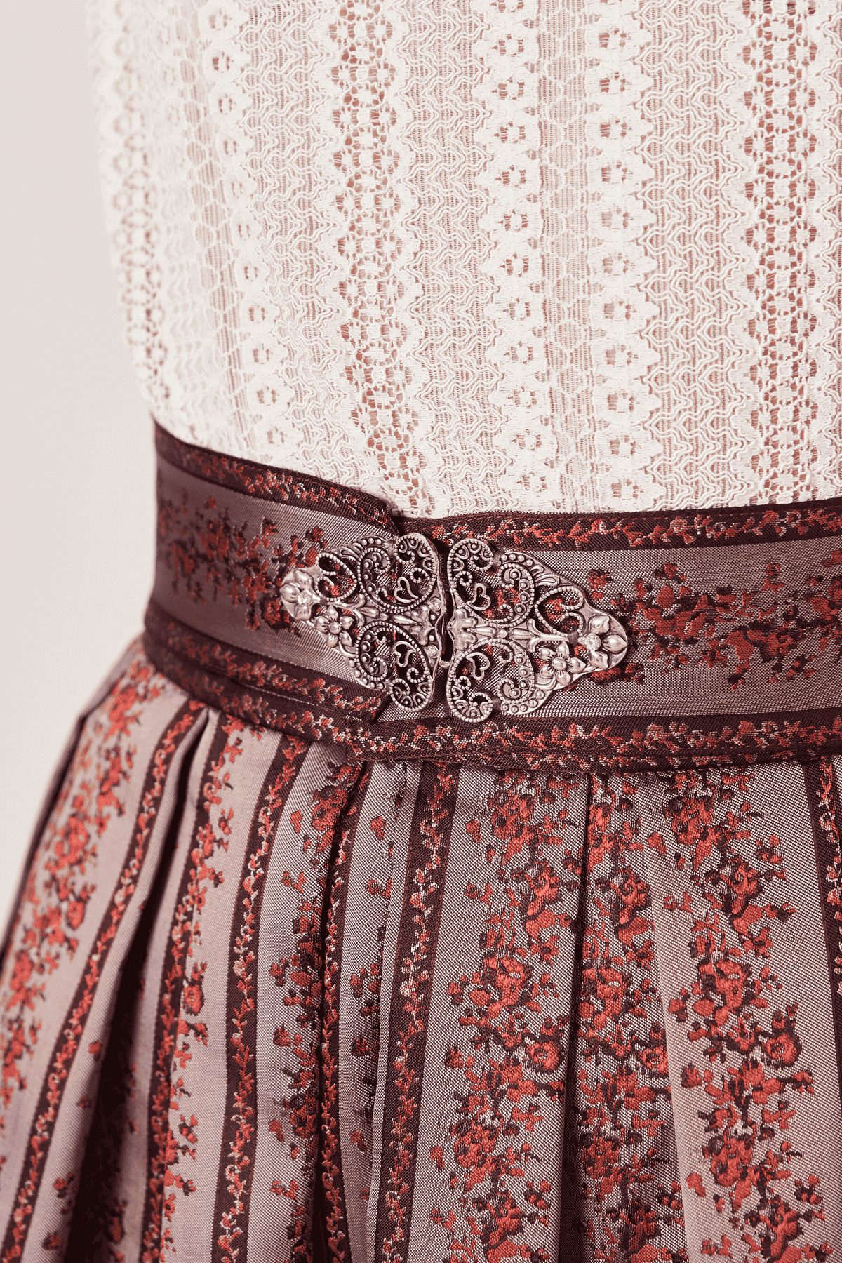 Trachten rok Femke in rood in de Krüger Dirndl Online Shop