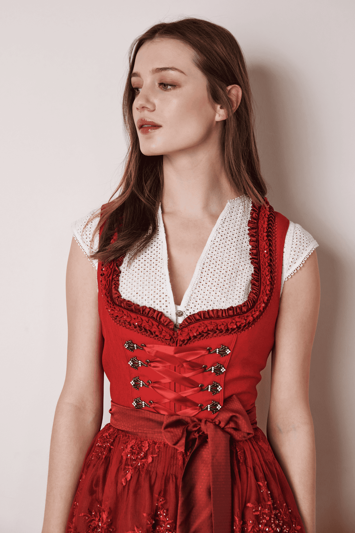 Dirndl Nescha 60cm In Rood In De Krüger Dirndl Online Shop